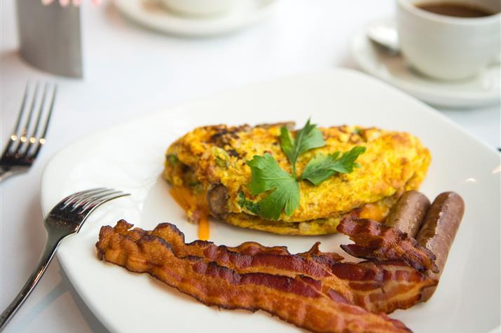 Aerie Restaurant & Lounge in Traverse City, MI | Grand Traverse Resort ...